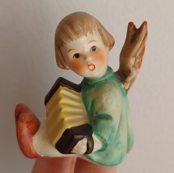 Hummel | Accents | Vintage Hummel Angel With Accordion Boy Figurine ...